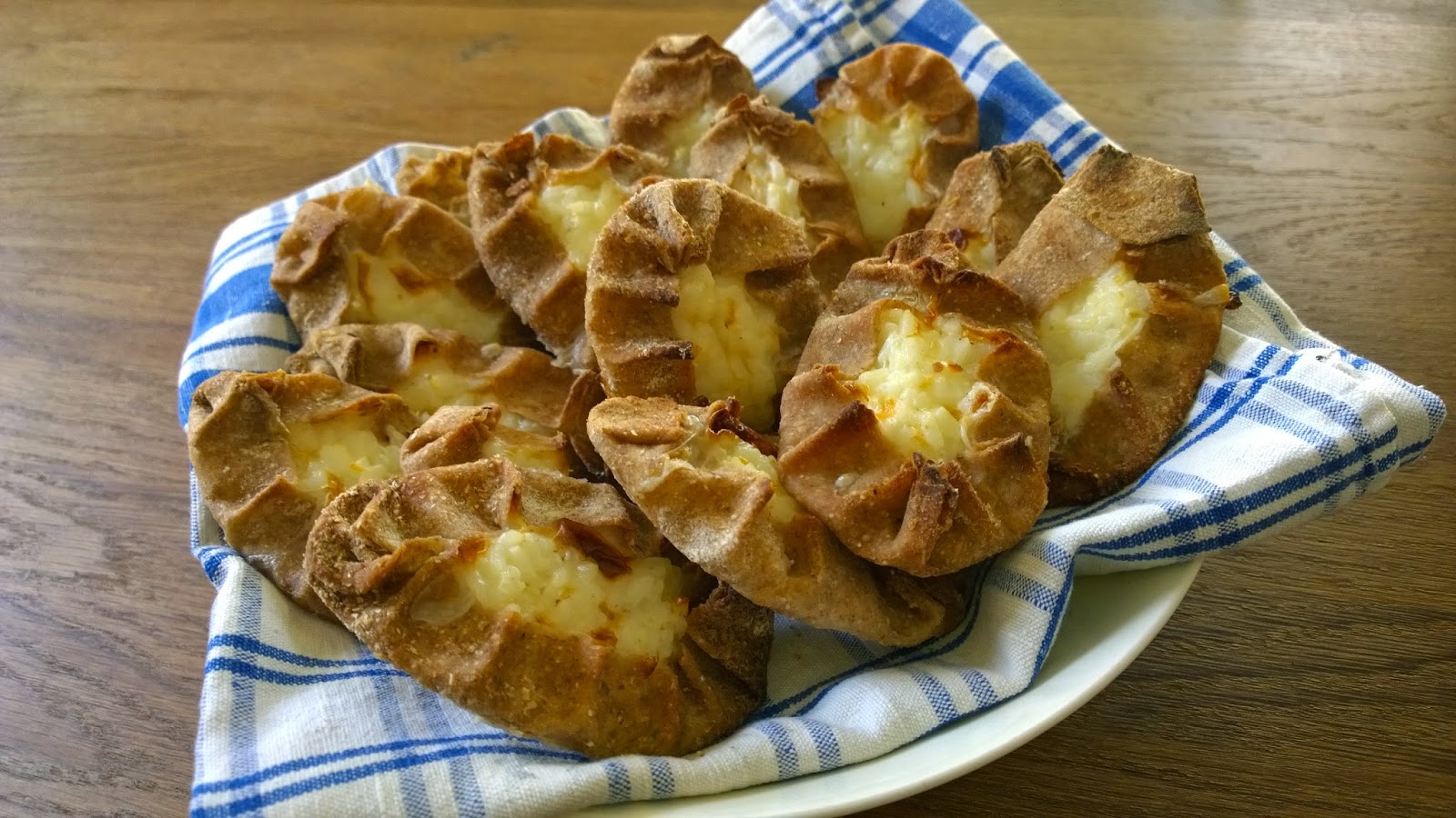 Heini's Kitchen: KARJALANPIIRAKAT – CARELIAN PIES