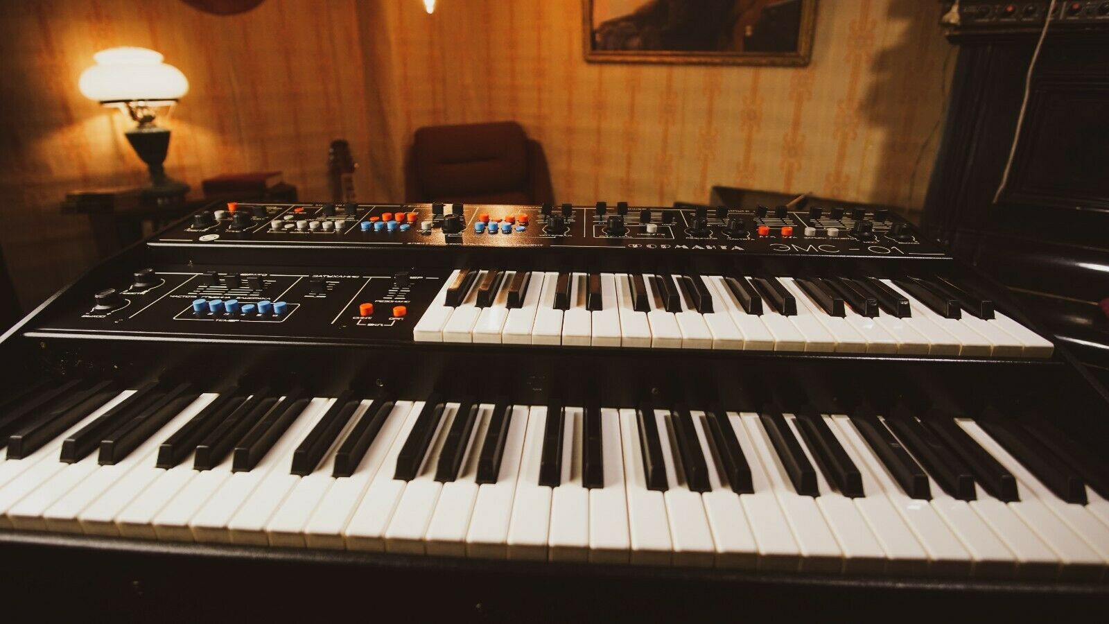 MATRIXSYNTH: FORMANTA EMS-01 RAREST USSR SOVIET ANALOG DUAL SYNTH ...