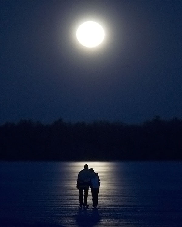 Mehtap nedir? Mehtaba çıkmak ne demektir? Anlamı - Laf Sözlük