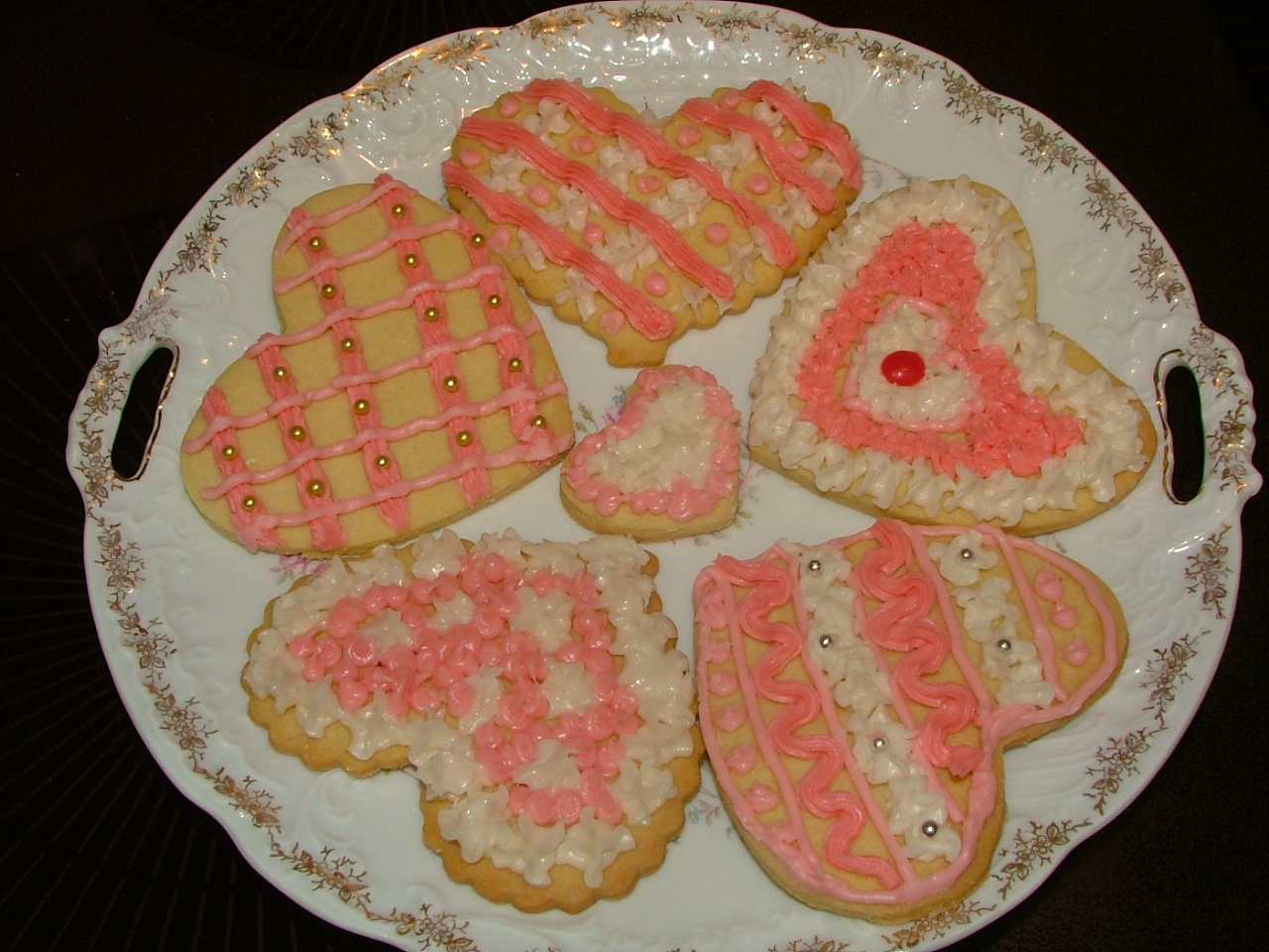 Over at Julie's: Valentine Cookies . . . Happy Monday!