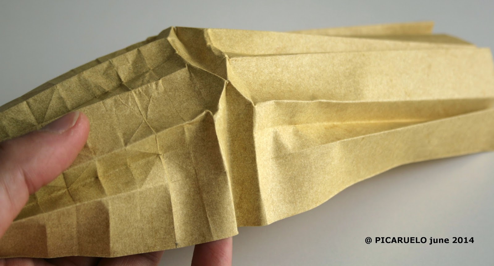 Picaruelo's origami: THE SAXOPHONE