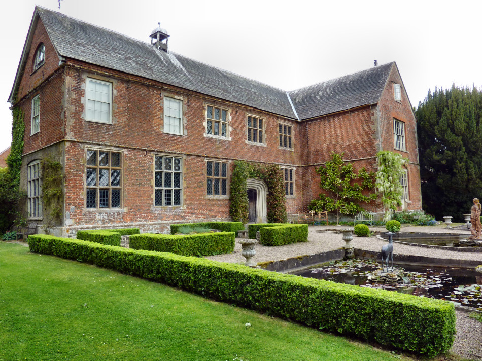 Normandy Life: Alphabe-Thursday - H is for Hellens Manor