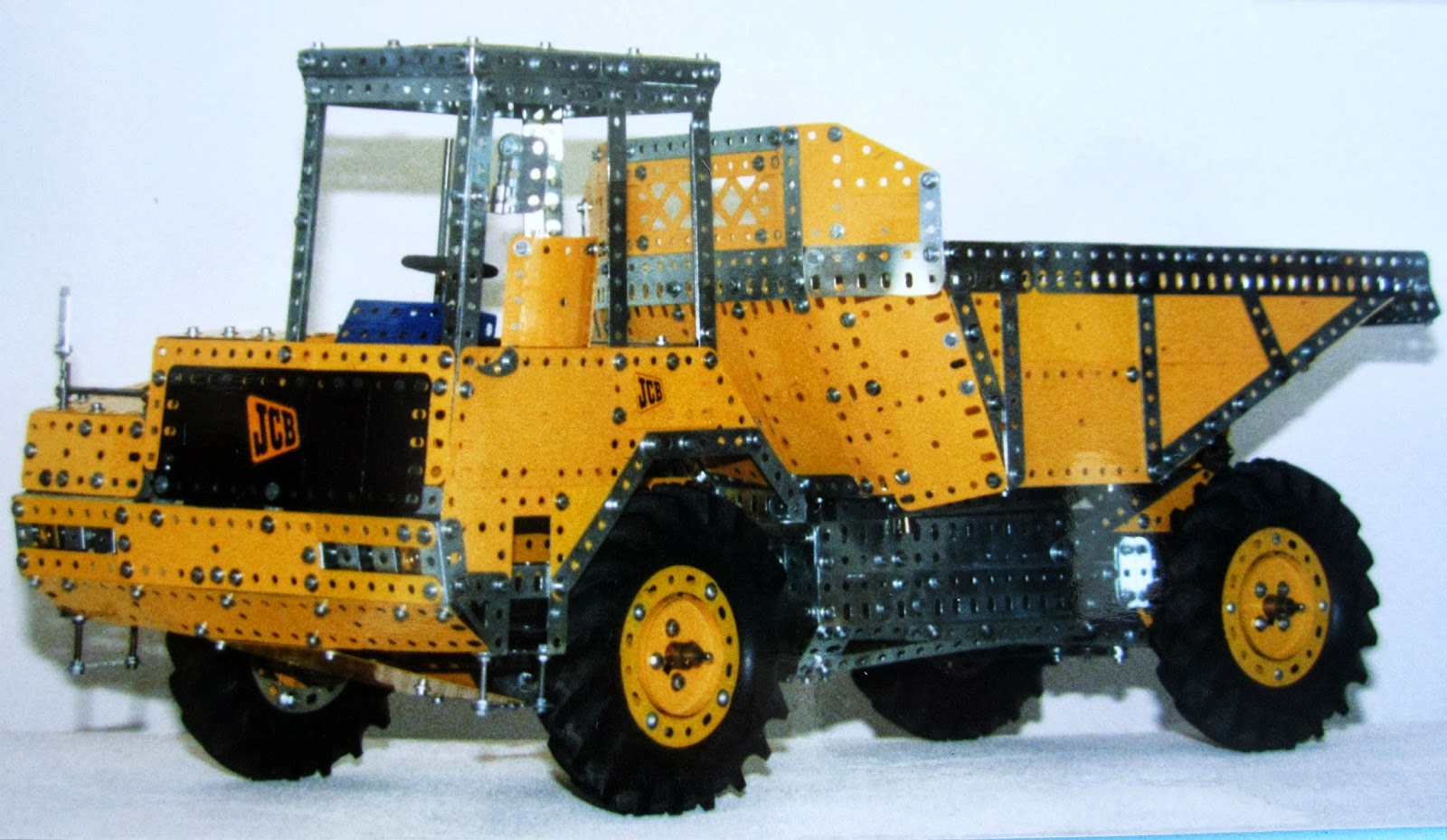 Ralph and Sue's Meccano News: 10 Set Model? - No, Number 10 Set Model!