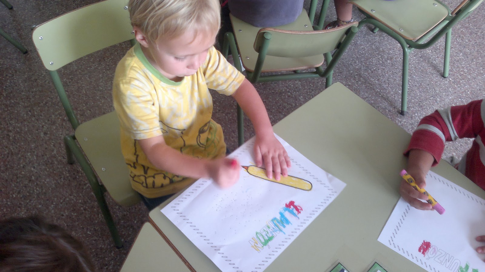 Los peques del Pla: APRENDEMOS A UTILIZAR EL PUNZÓN