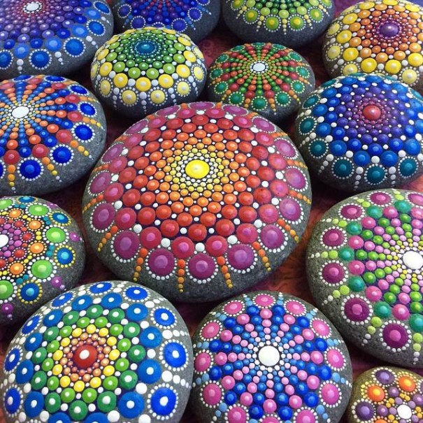 painted rocks ~ projects art craft ideas