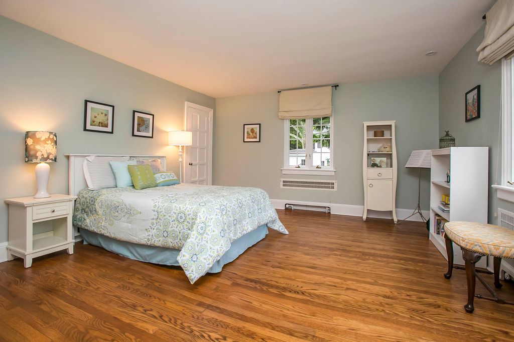 Benjamin Moore Iced Cube Silver