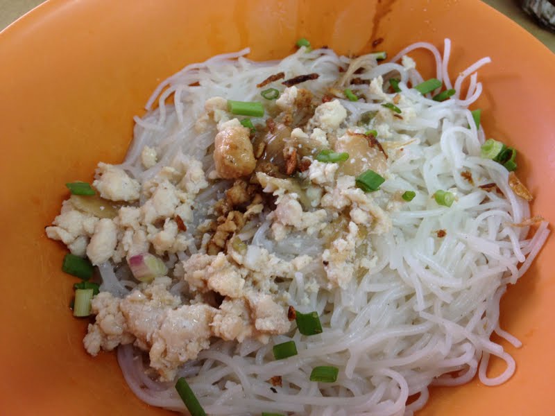 Fish Paste Noodle at Wan Wan Restaurant in Kota Kinabalu - Shannon Chow