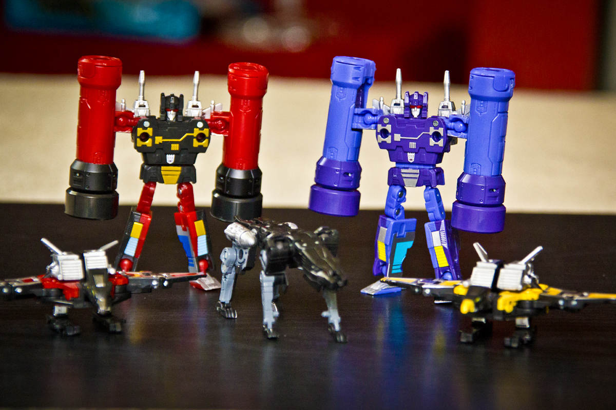 The Kaiju Planet: Figure Review: Hasbro Transformers Masterpiece Soundwave