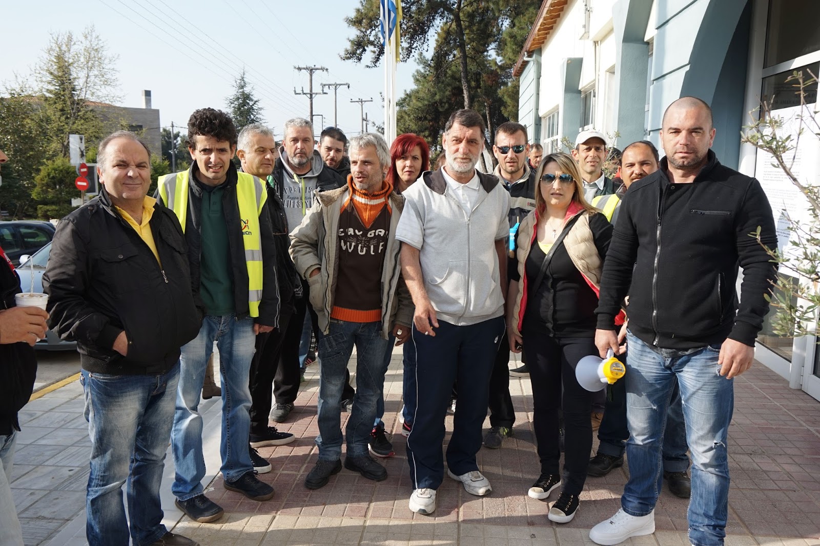 ΑΠΛΗΡΩΤΟΙ ΕΠΙ ΤΕΣΣΕΡΕΙΣ ΜΗΝΕΣ ΟΙ ΑΠΟΛΥΜΕΝΟΙ-ΣΥΜΒΑΣΙΟΥΧΟΙ ΤΗΣ ...