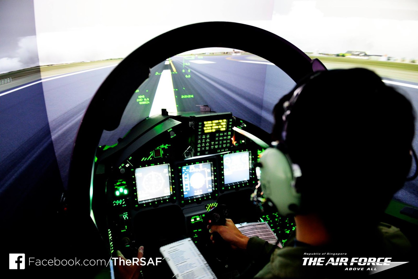 Full Frame: Grooming Fast Jet Jockeys : Alenia Aermacchi M-346 Advanced ...