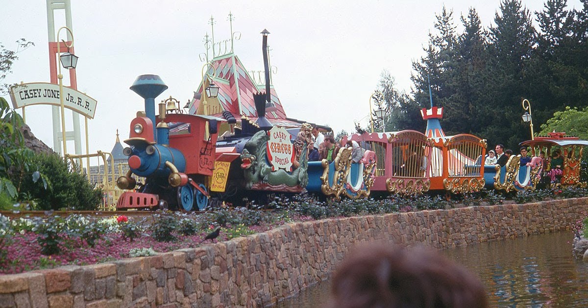 GORILLAS DON'T BLOG: Casey Jr. & Storybook Land, April 1969