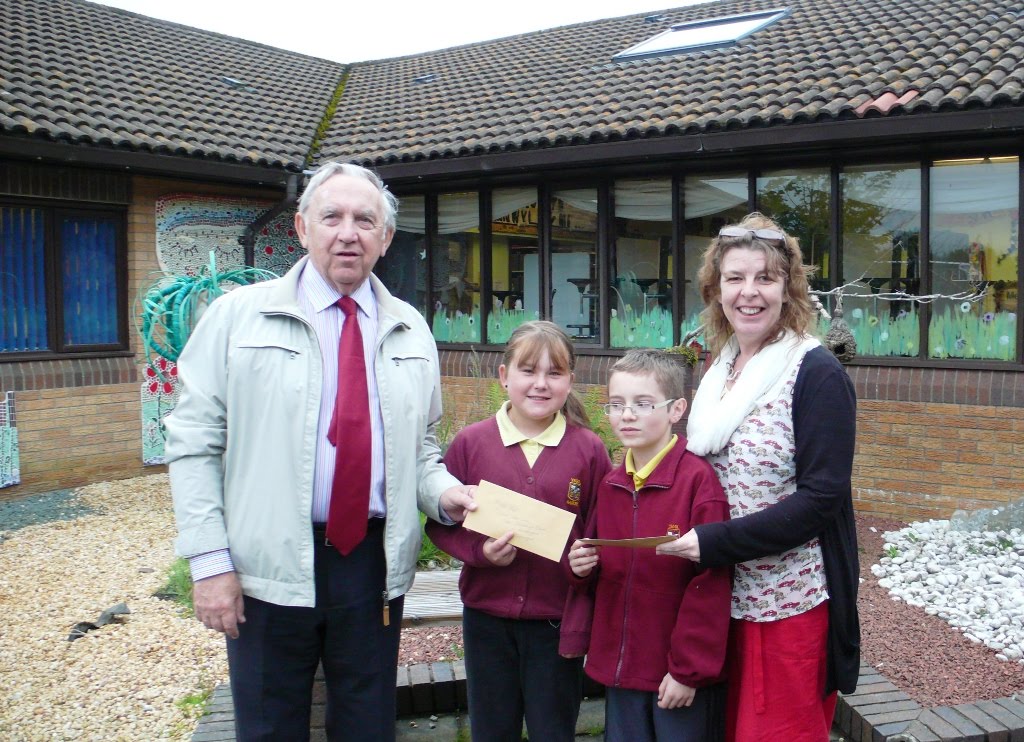 Capel Saron Rhydaman: July 2012