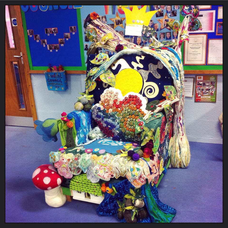 Boo and The Noodle: Storytelling Chair