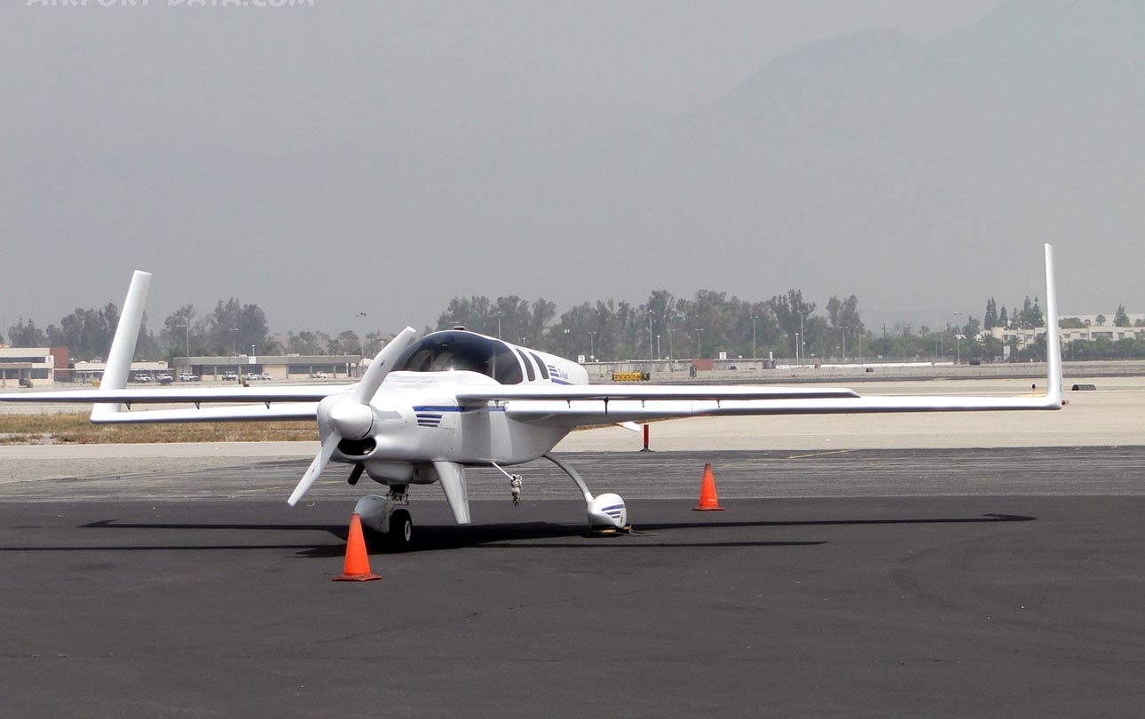 nhungdoicanh: Rutan 40/74 Defiant