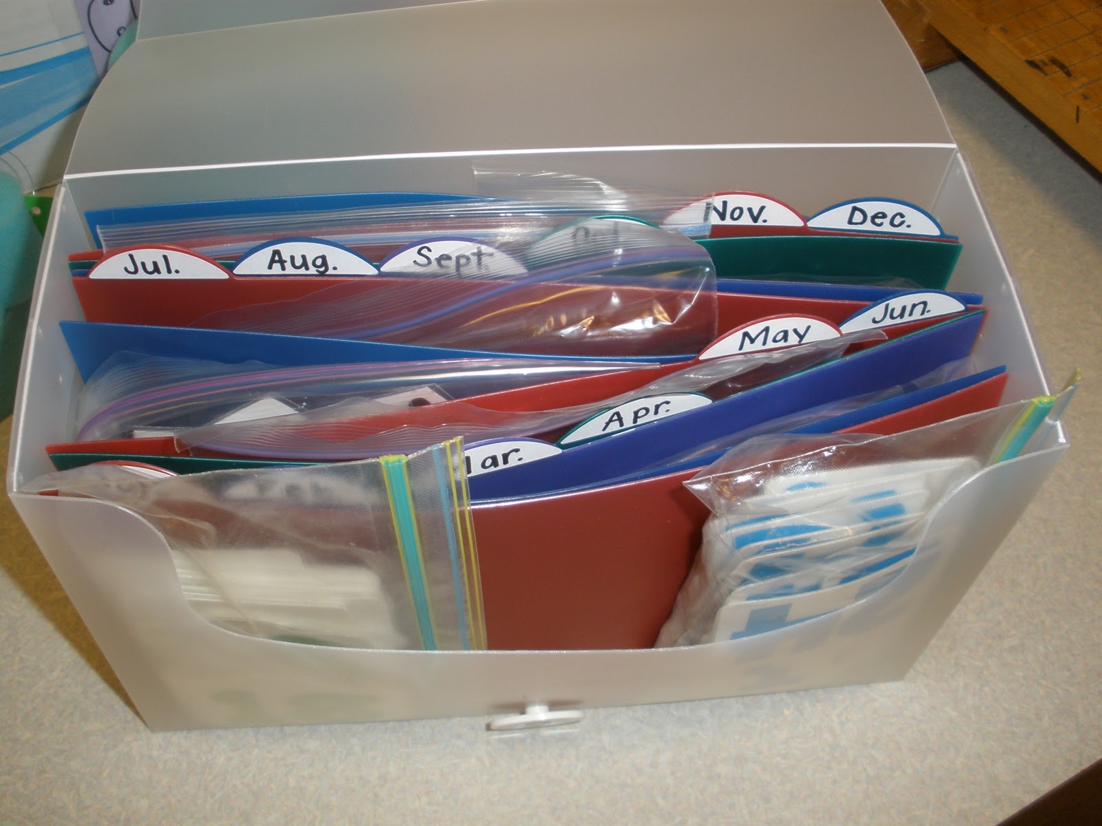 How to organize those pesky calendar pieces! | creating & teaching