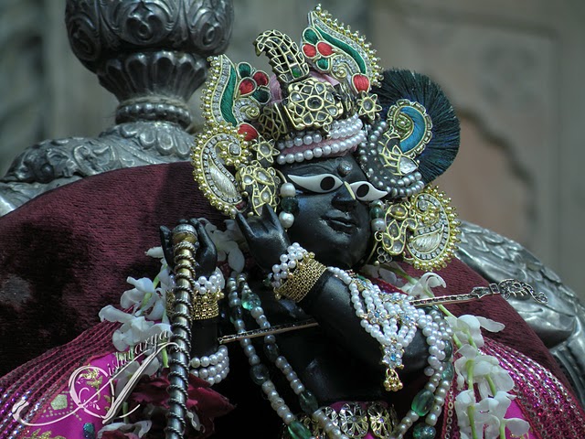 Sri Sri Radha Vrindavana-chandra: Sri Radha Ramanji Mandir