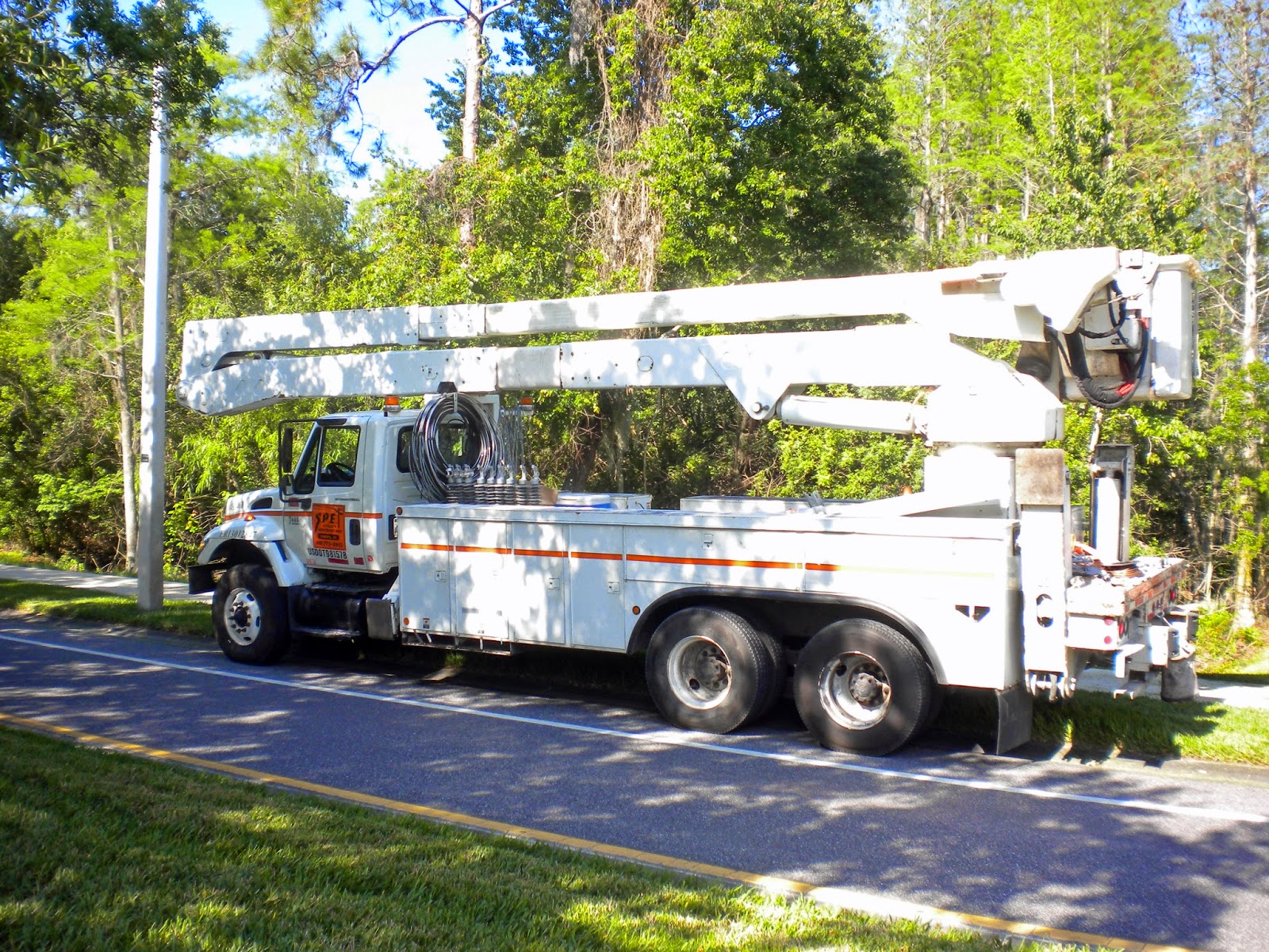 Work Truck Blogger: Power Line Work Trucks