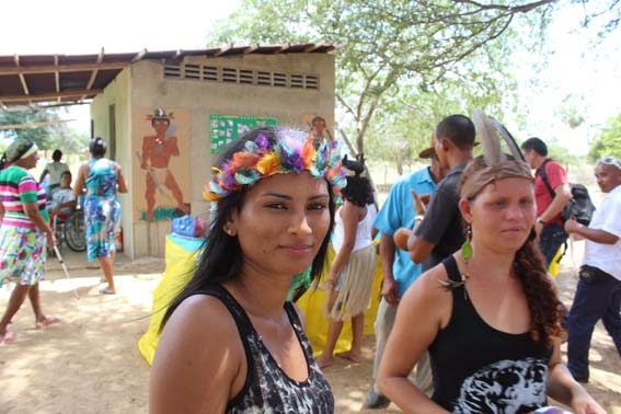 ASCOM-FUNAI (comunicação): ÍNDIOS ATIKUM NA BAHIA RECEBEM BARCO