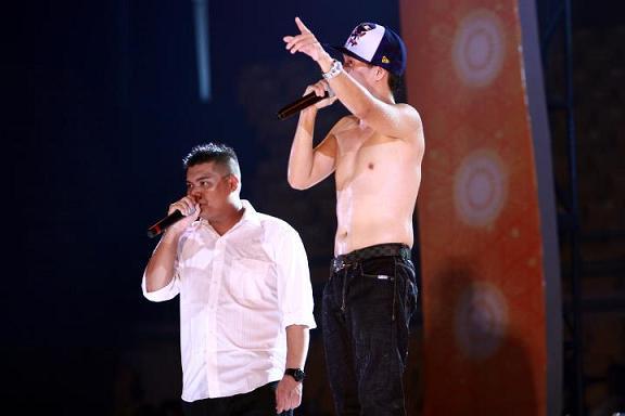 M y a n m a r H u n k s: Ye Lay Solo Live show 2011