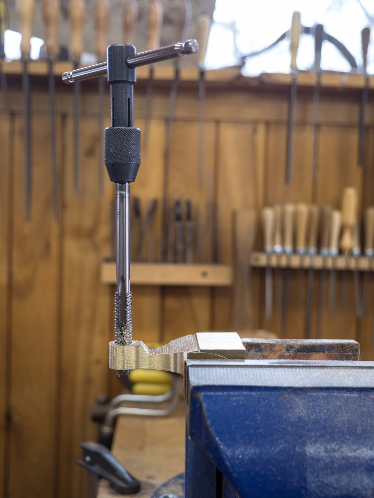 Sauer & Steiner: an unconventional lever cap