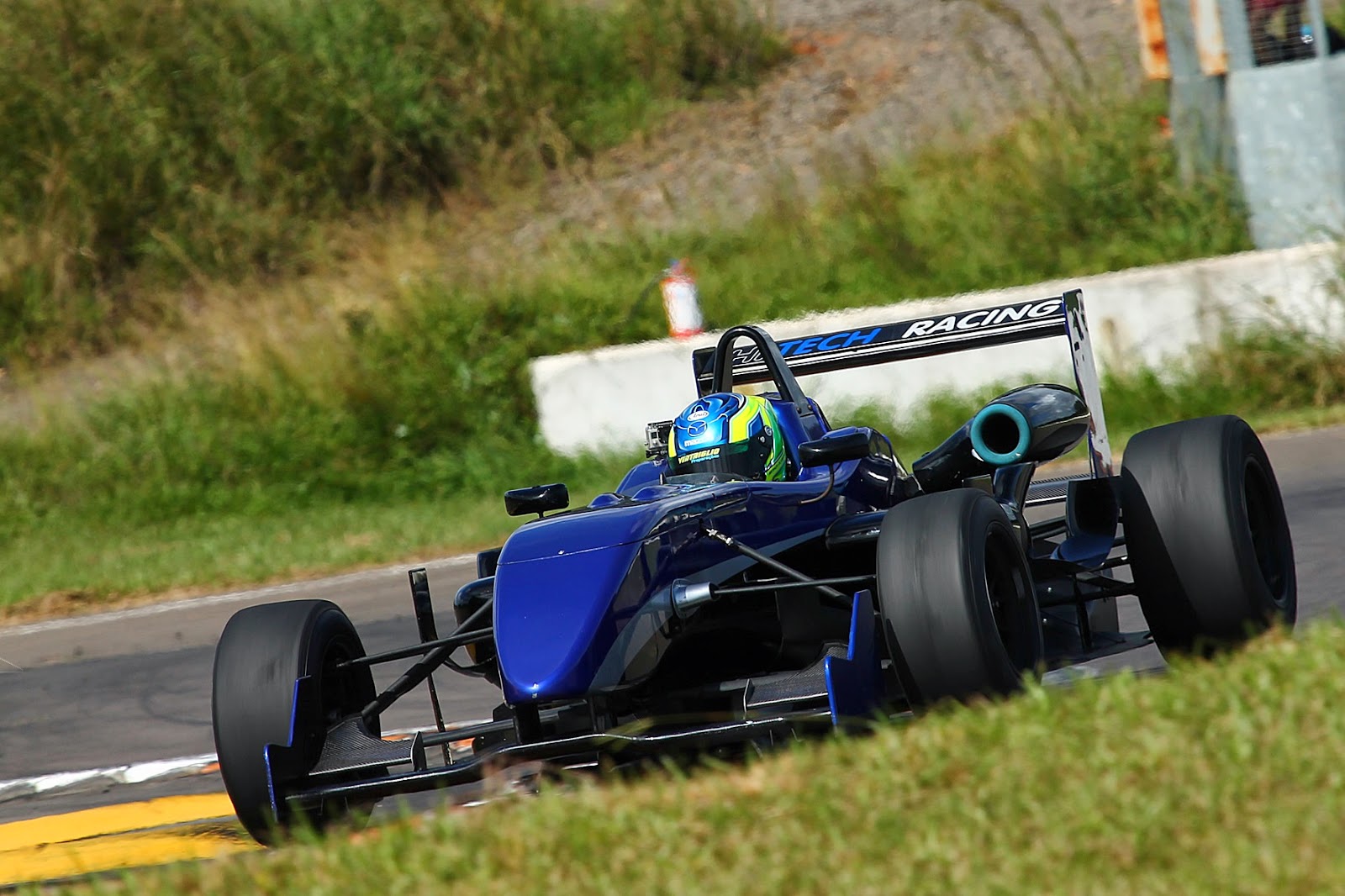 Rogério Lima 23 モータースポーツ: Hitech Racing abre temporada da nova F3 ...