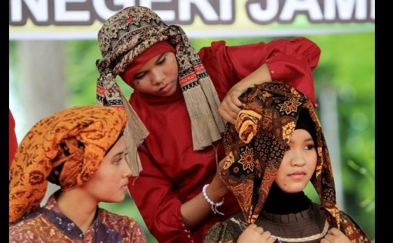 TENGKULUK SIMBOL KELUHURAN BUDI WANITA JAMBI