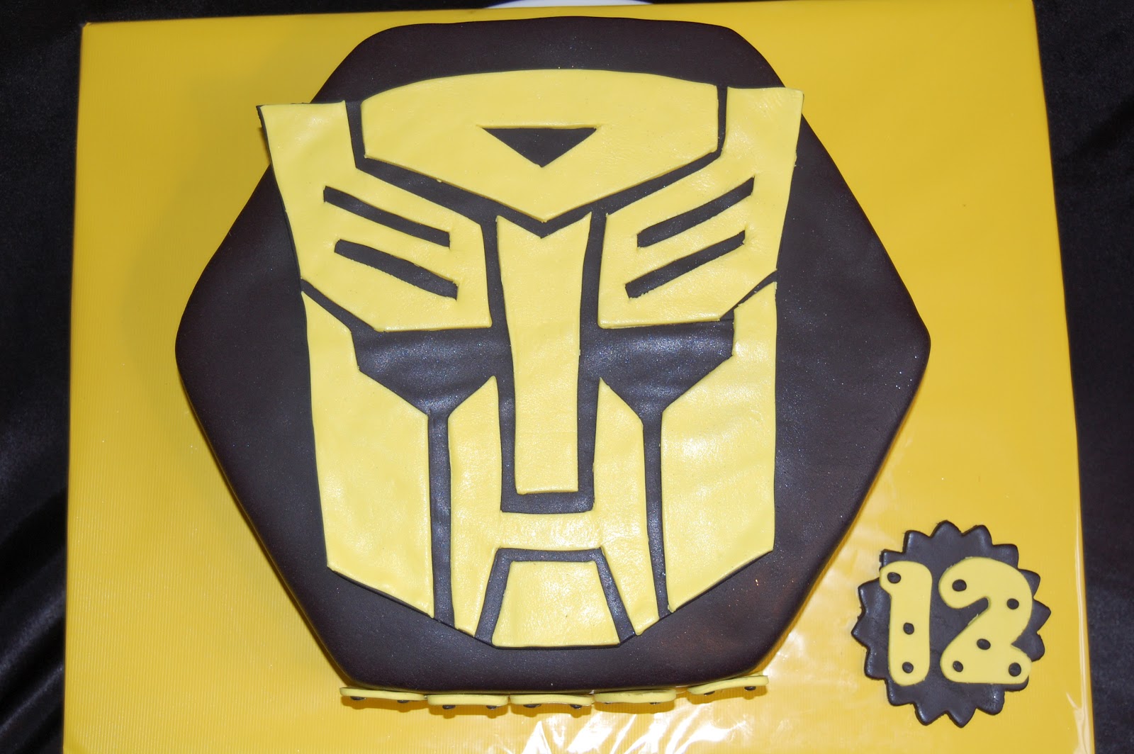 CUSTOMISED CAKES BY JEN: Transformers BumbleBee Birthday Cake