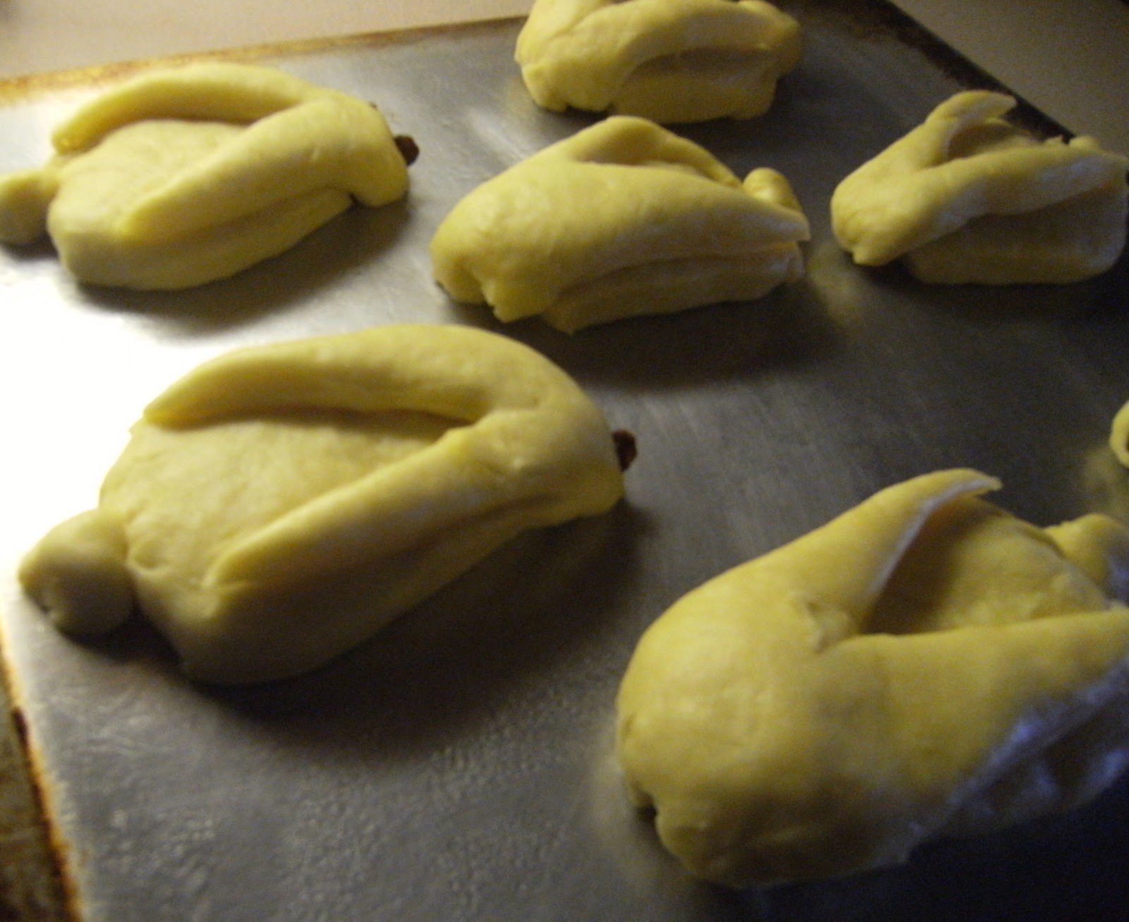 See the Beauty in the Ordinary: Let's Make Bunny Buns for Easter