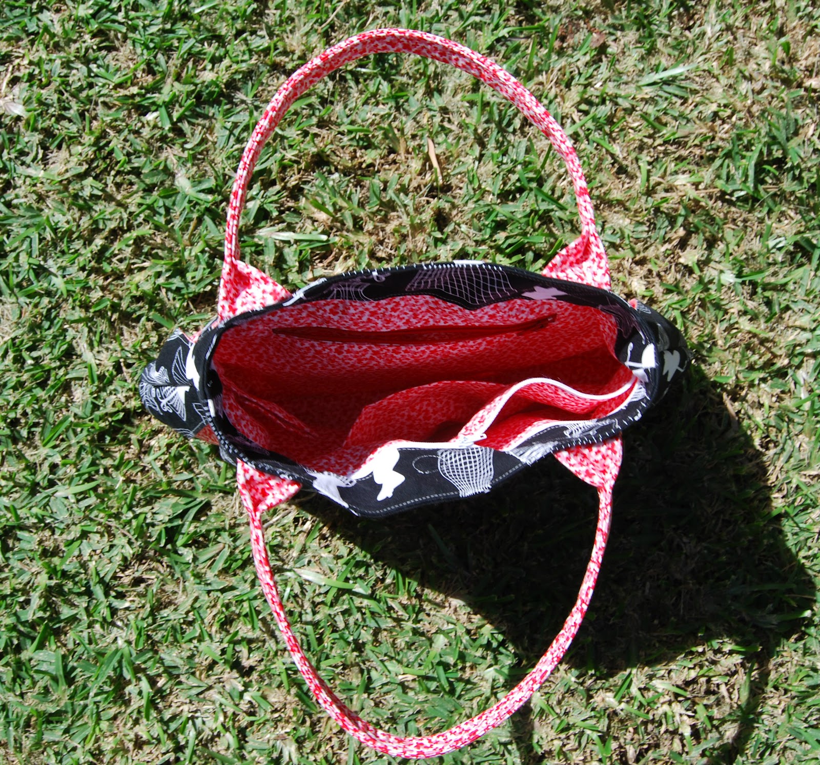 All your craft needs: Pattern Review: Melly & Me Raspberry Ripple Handbag