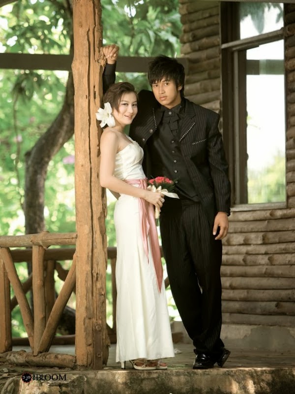 Myanmar Model Girls: Wut Hmone Shwe Yee and Aung Ye Lin