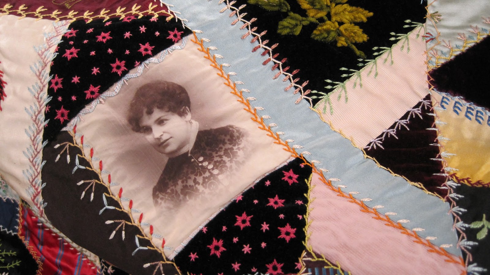 The Literate Quilter: Pentwater Quilt Display a Success