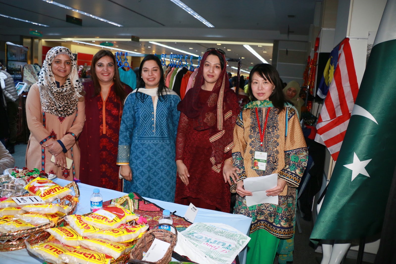 A blog of Pakistan-Turkey relations: Pakistani food and traditional ...