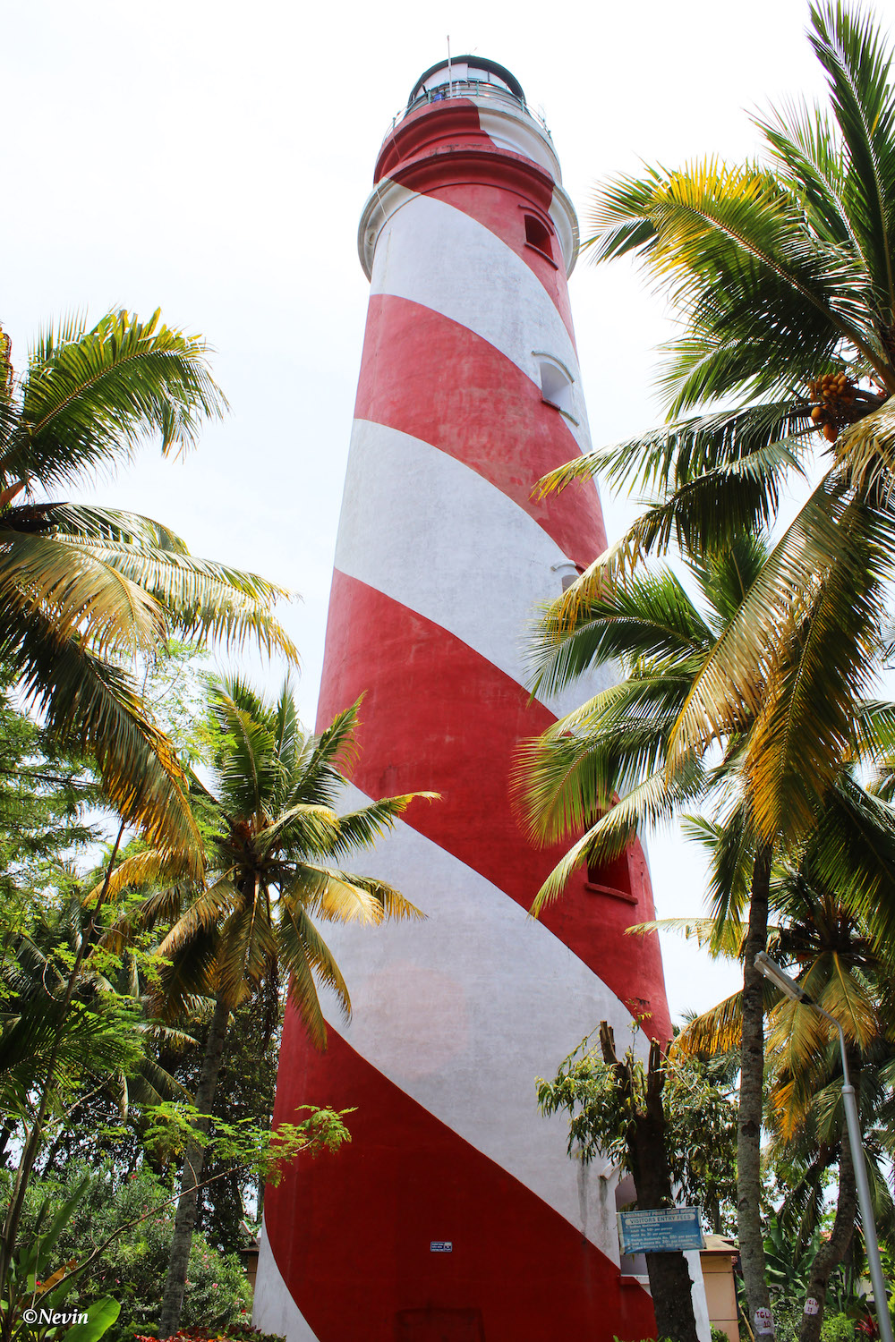Tangasseri Point Lighthouse - THROUGH THE LENS