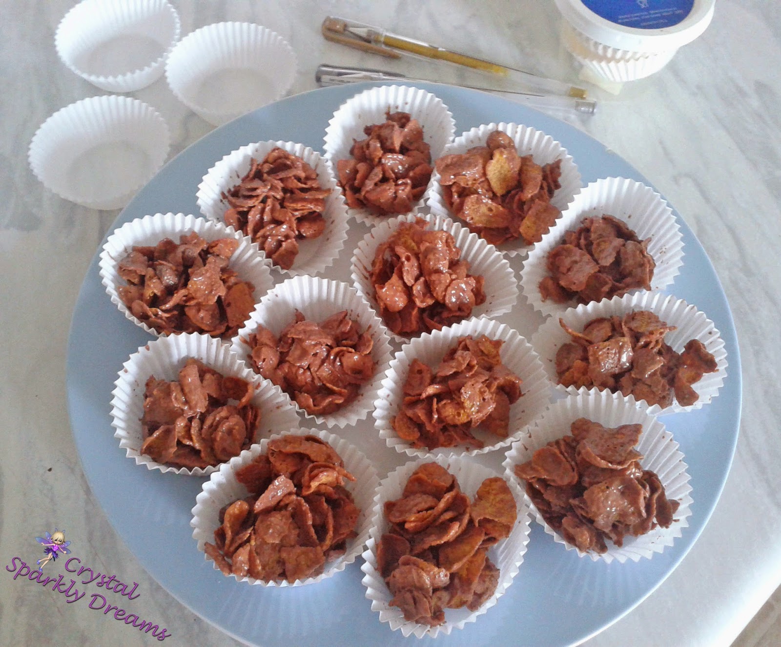 Crystal Sparkly Dreams: Tasty Treats - Chocolate Crispy Cakes