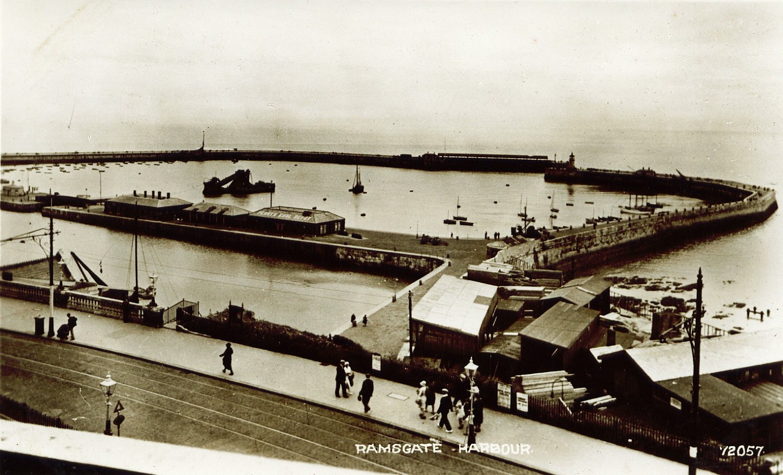 thanetonline: Some old photos of Ramsgate Harbour, a bit of our early ...