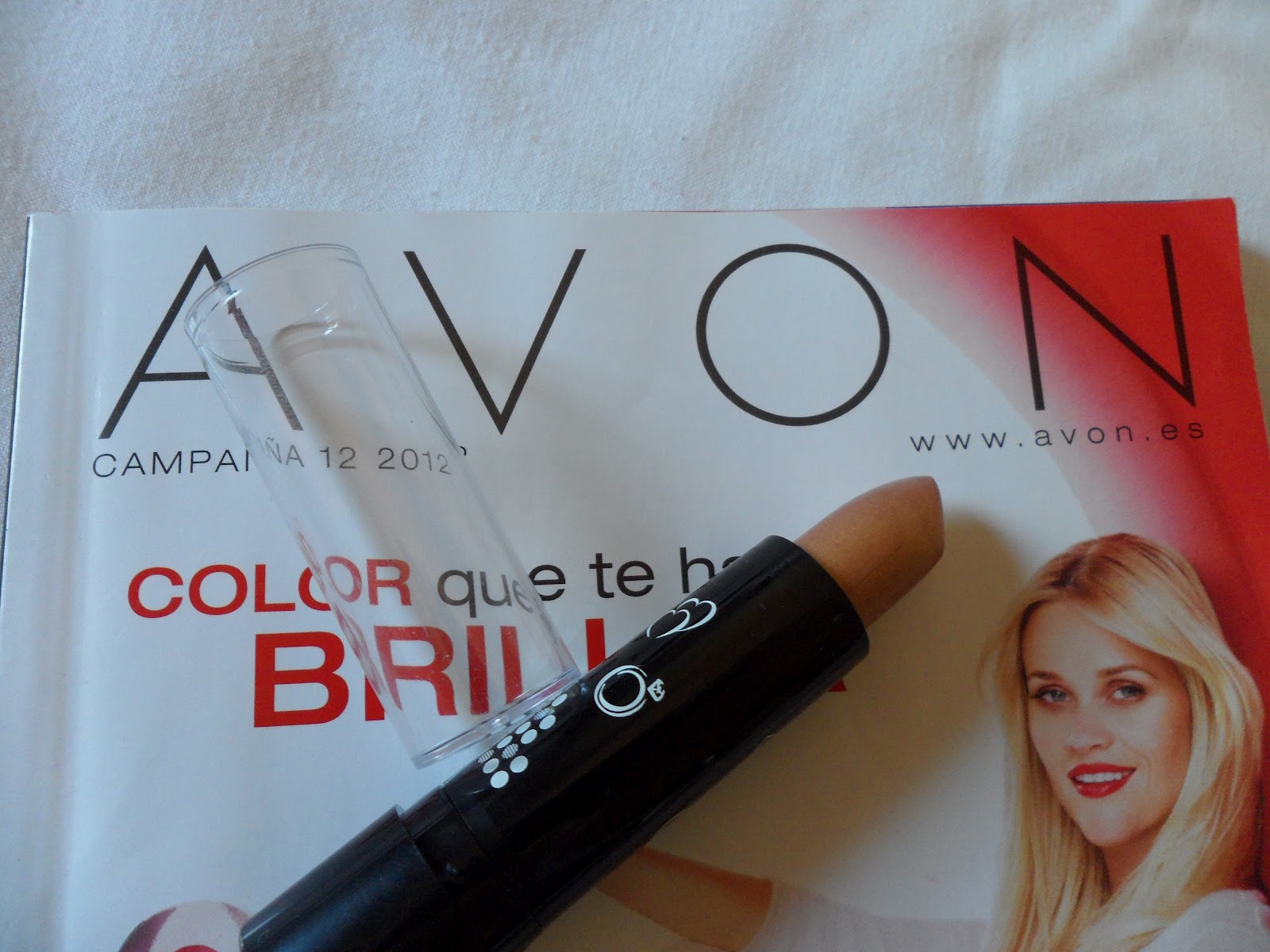 Lolita y sus pinturitas: Labiales Colortrend Avon