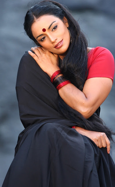Swetha menon photo stills