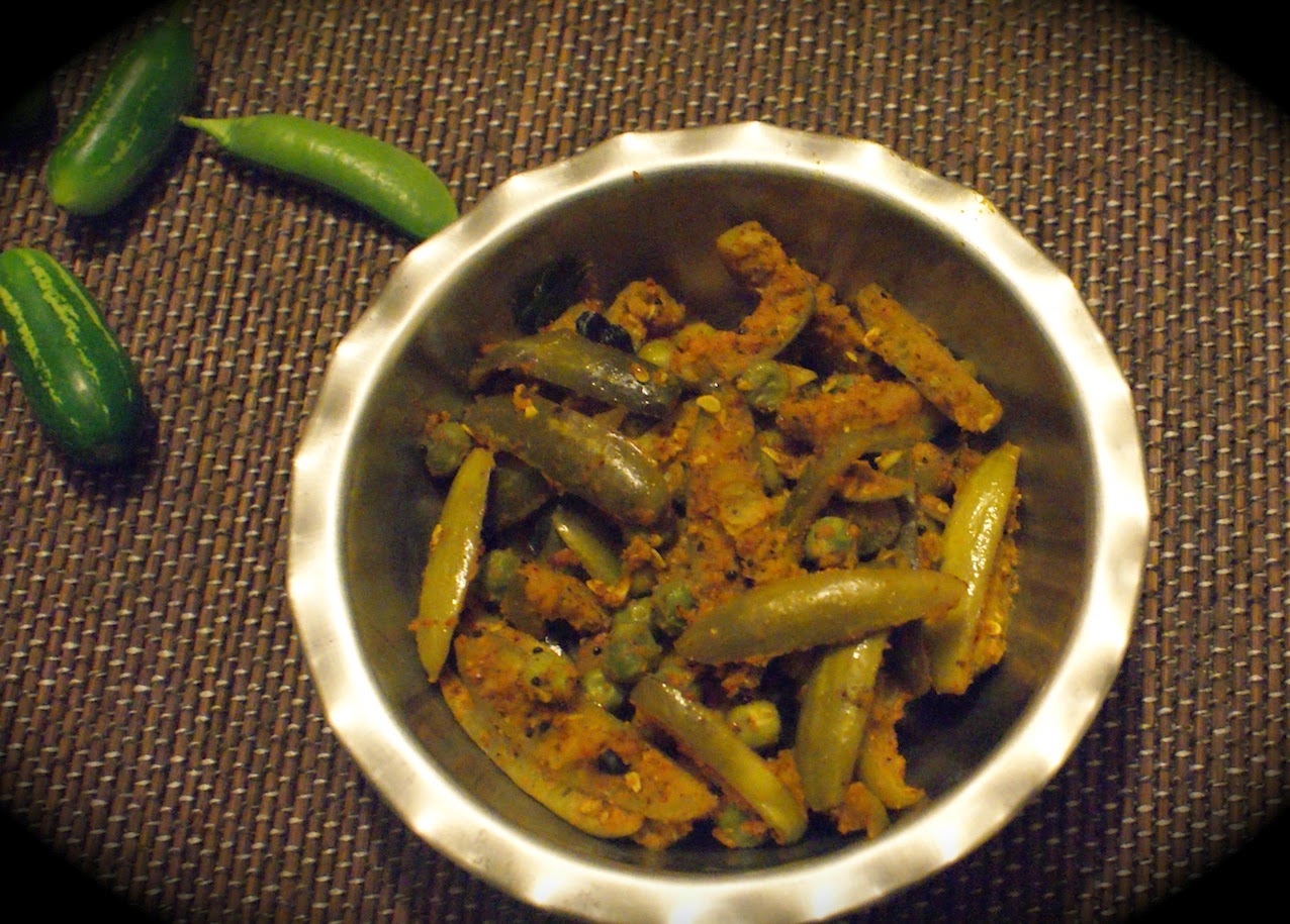 Peek into my kitchen :)): Tondekayi Batani Palya( Ivy gourd and green ...