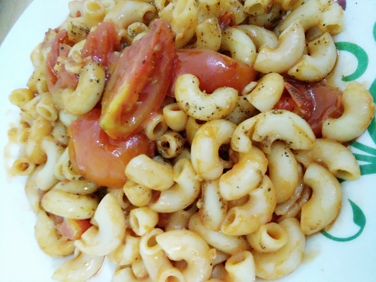 Cook Macaroni with Tomato