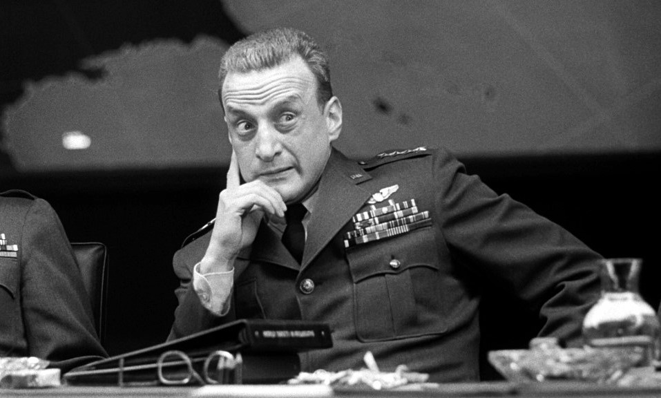 Film Guru Lad - Film Reviews: Dr. Strangelove or: How I Learned To Stop ...