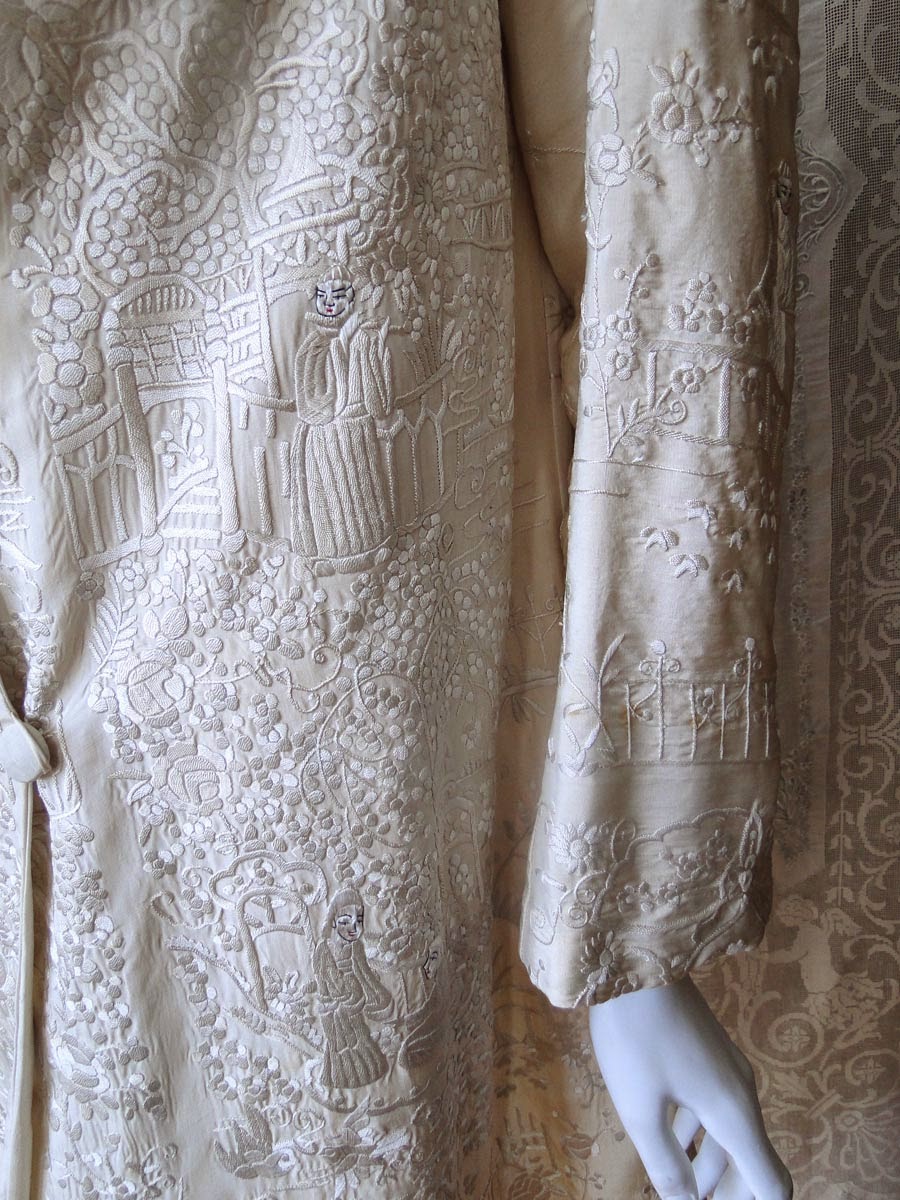 Buyer & Seller of Antique Lace, Fine Linens, Vintage Clothing, Haute ...