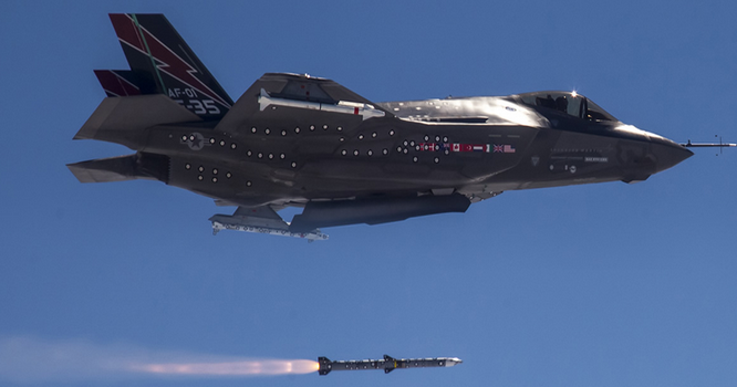 desarrollo defensa y tecnologia belica: Raytheon suministrará 18 misiles AMRAAM adicionales a la ...