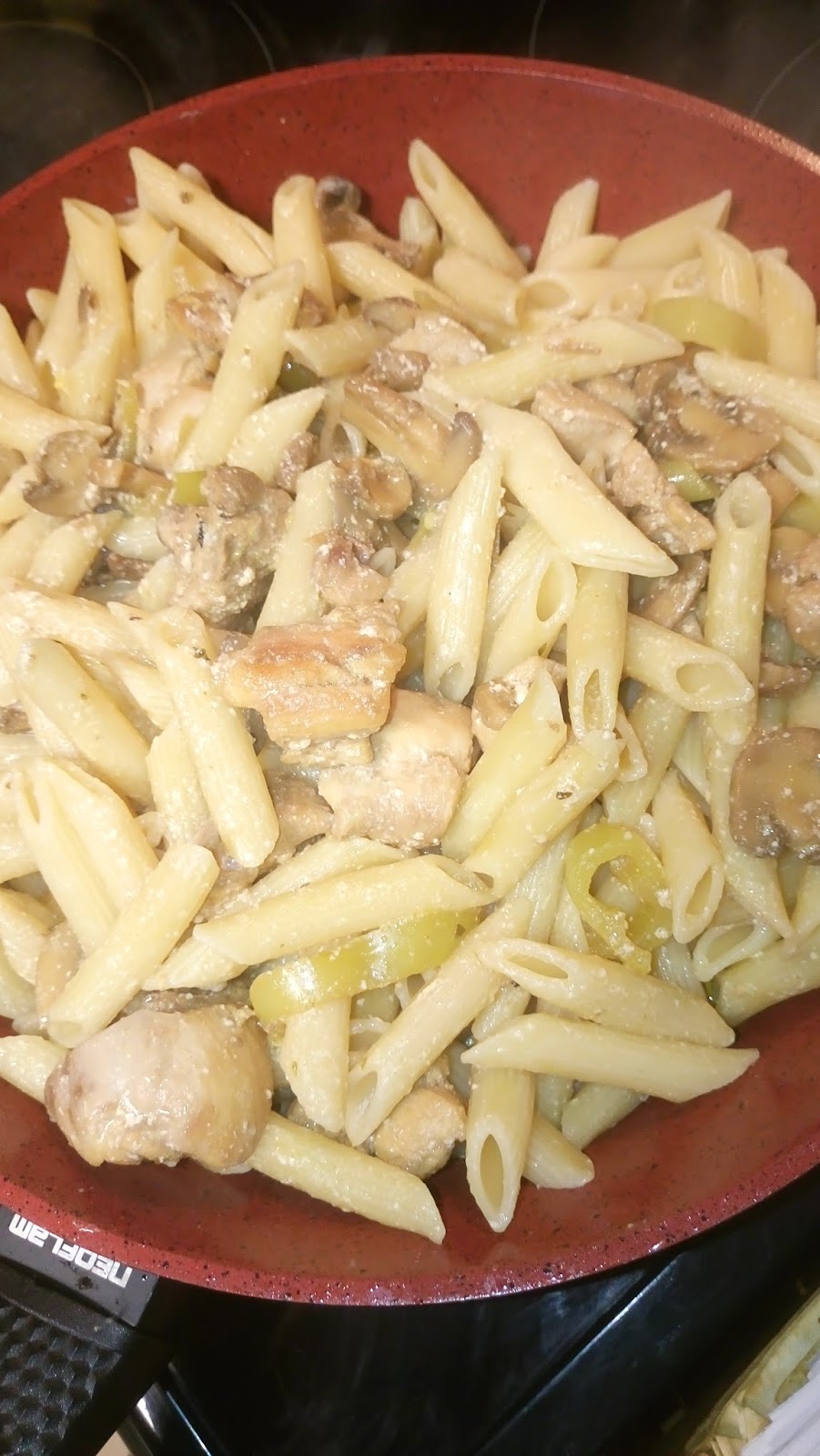 ΝΟΣΤΙΜΑ ΣΠΙΤΙΚΑ ΦΑΓΗΤΑ ΚΑΙ ΓΛΥΚΑ: ΠΕΝΕΣ ΜΕ ΚΟΤΟΠΟΥΛΟ ΑΛΑ ΚΡΕΜ