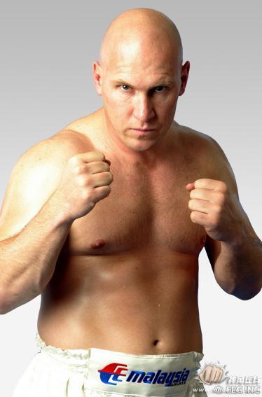 PRO ACTION FIGHTER: ADDIO A MIKE BERNARDO