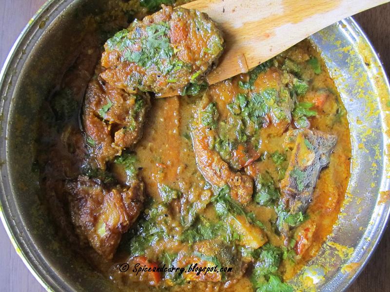 Spice and Curry: Rui Mach'er Kalia- Another Spicy Rui Fish Curry