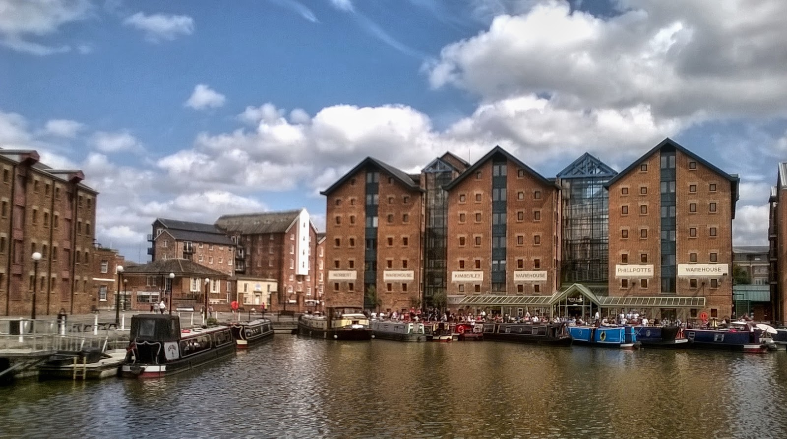 Travels on the U.K canal system with Narrowboat 'San Serriffe': Gloucester dock to Sharpness........