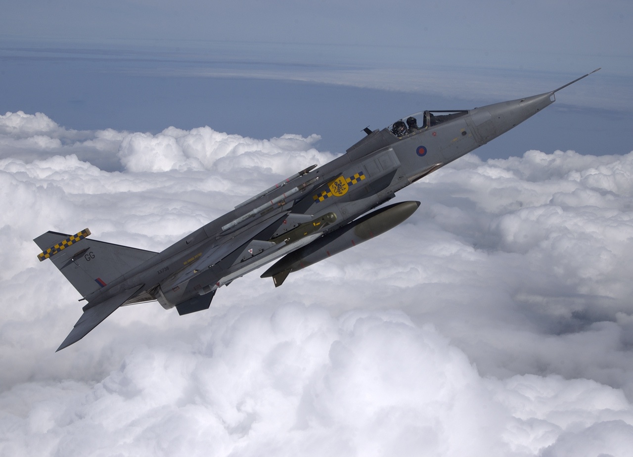 Miltary-Wallpapers|Guns-hd-Wallpaper: Jet Fighter Attack Airplanes Jaguar