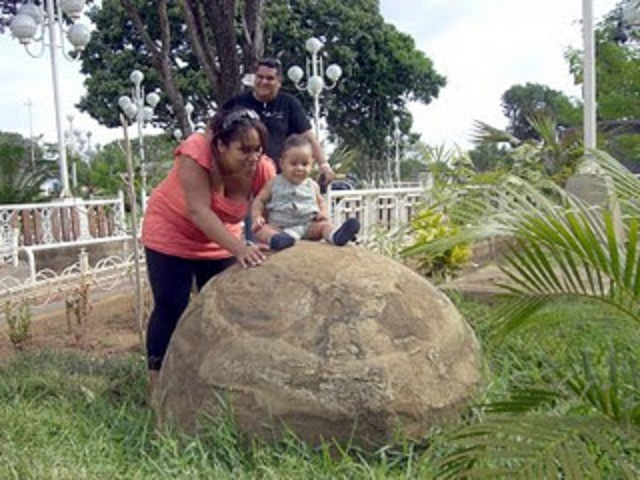 ARQUEOLOGIA PALEONTOLOGIA VENEZUELA: Esferas líticas de Onoto, Estado ...