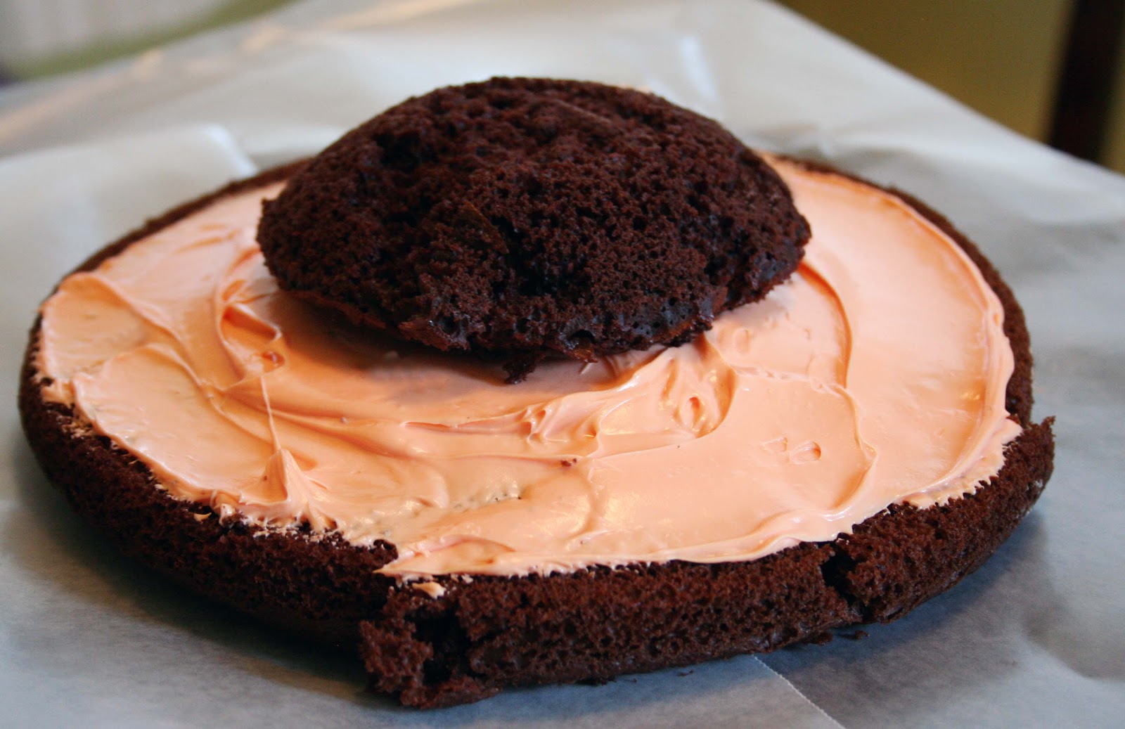 Vintage Urn: Halloween Cake - Stabbed!!