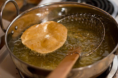 The Colors Of Indian Cooking: Puffy Pooris, Or How To Put On A Show In ...